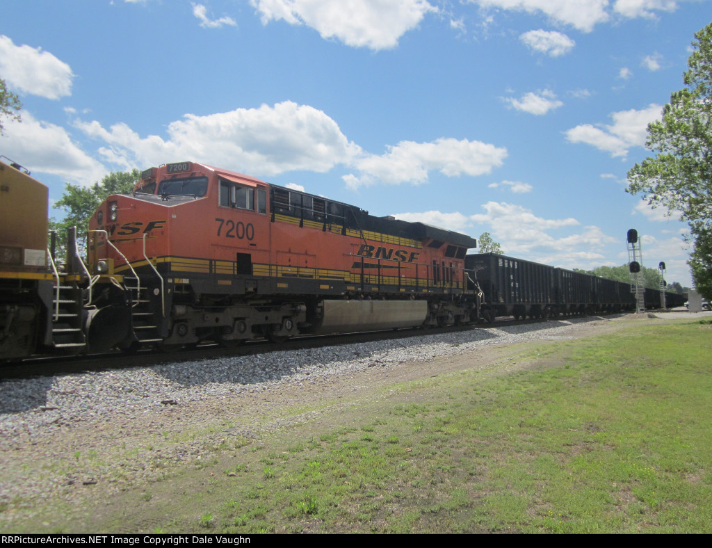 BNSF 7200